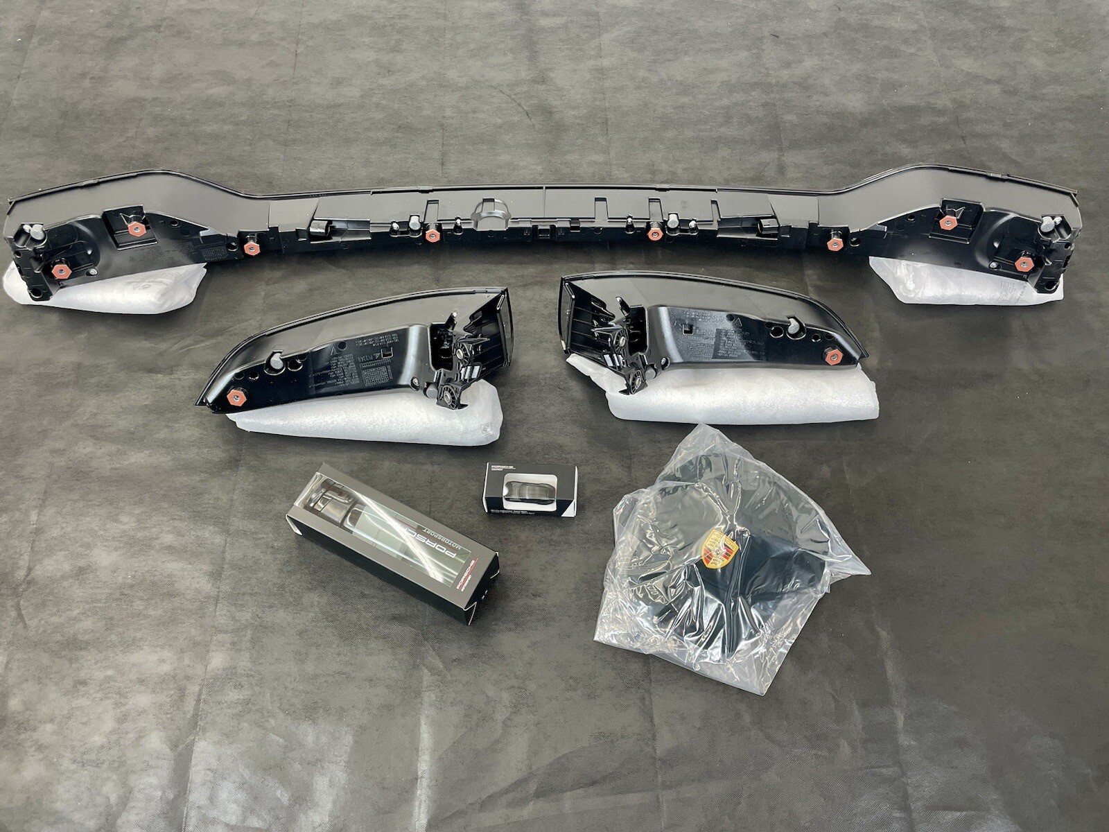 NEW Original Porsche Cayenne 9Y0 LED REAR LIGHTS GTS SMOKED SET ...