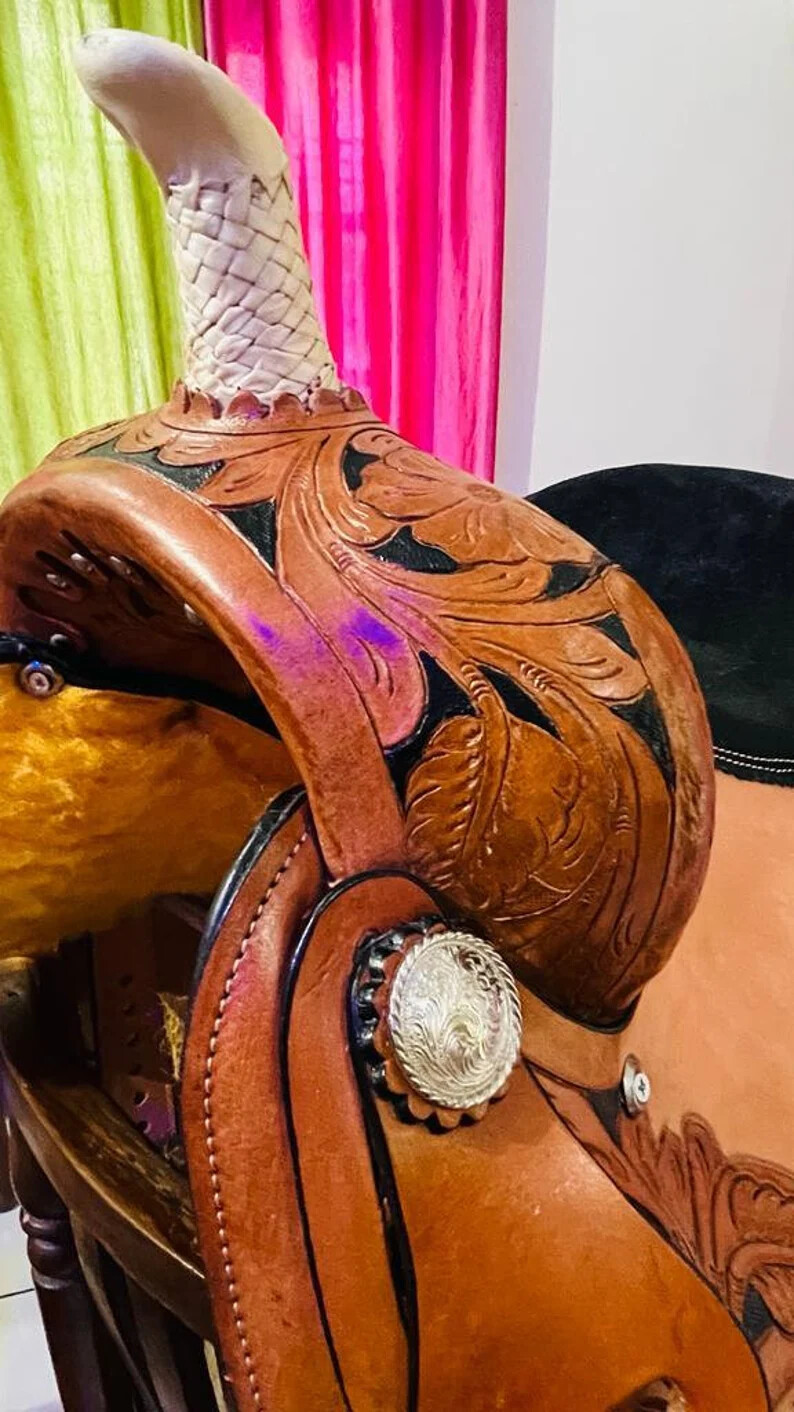 43HS HULARA Western Horse Treeless Trail Barrel Saddle American Leather ...