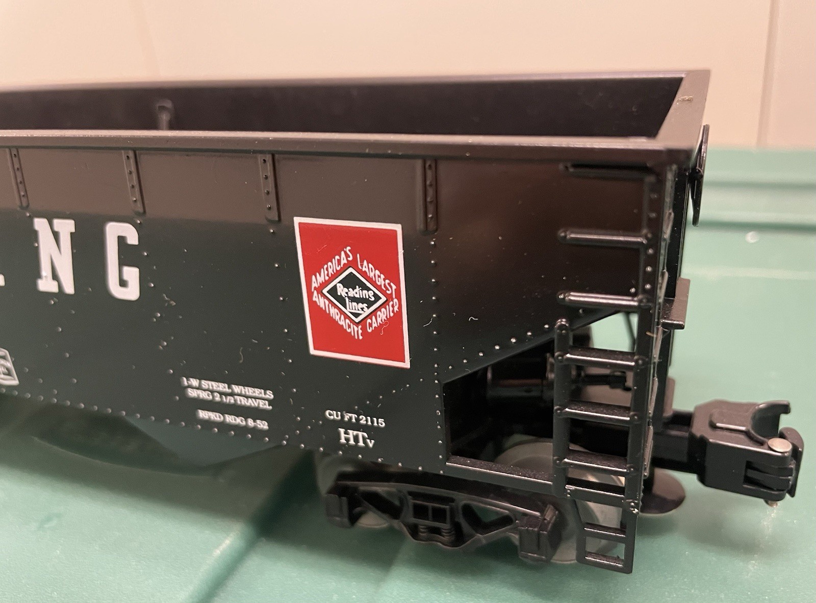 Weaver O Scale Ultra Line Reading Lines RR 2 Bay Coal Hopper-1995 | eBay