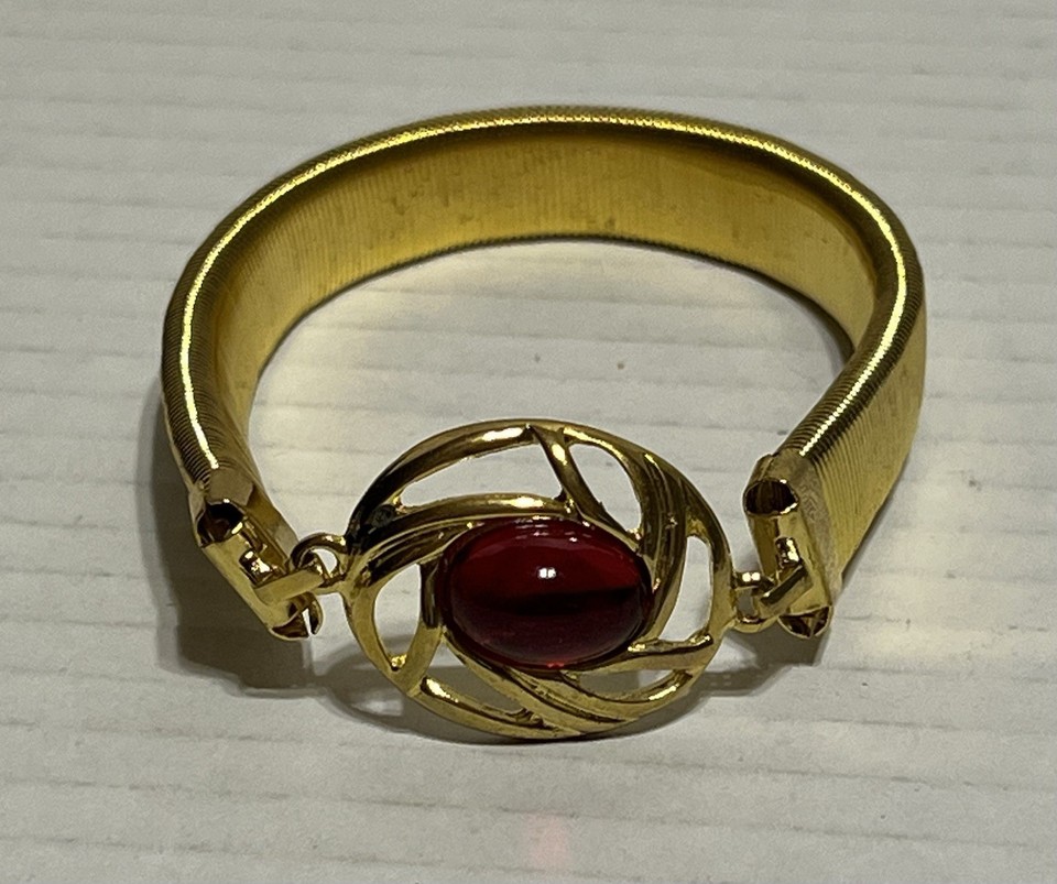 Vintage Gold Tone Bracelet With Oval Red Stone Stretch Band Costume ...