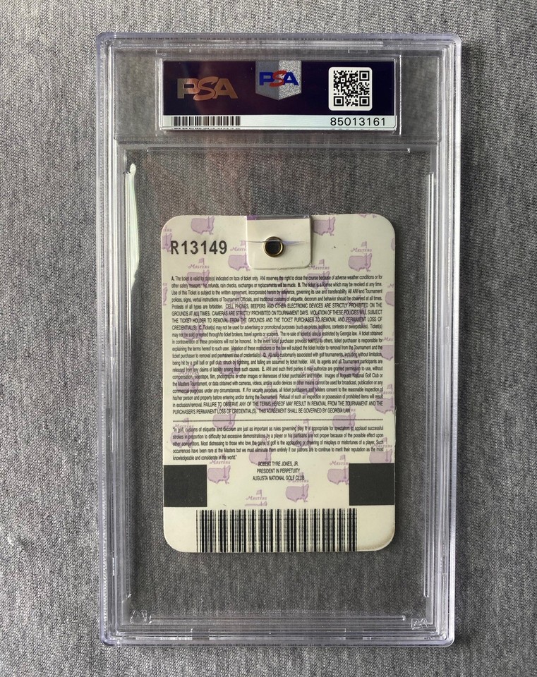 2004 PHIL MICKELSON AUTOGRAPH MASTERS BADGE PSA/DNA SLAB AUTHENTICATION ...