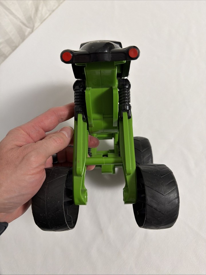 Hot Wheels Monster Jam Grave Digger Truck 30th Anniv Mega Air Jumper | eBay