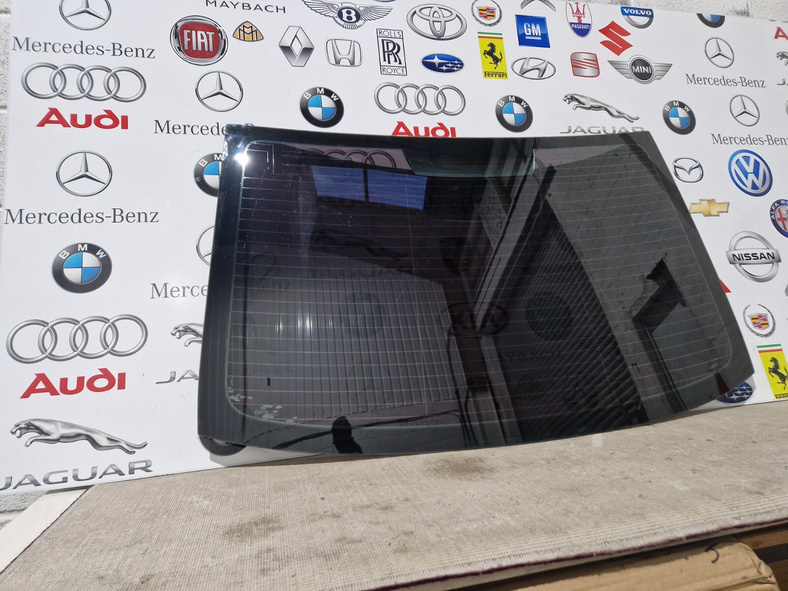 2005 Audi A8 D3 Rear Windscreen Glass Window 43r-00035 Collection Only ...