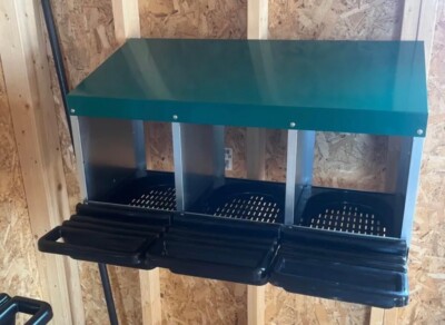 3 Hole Chicken Nesting Boxes Metal Chicken Egg Laying Nest Box with ...