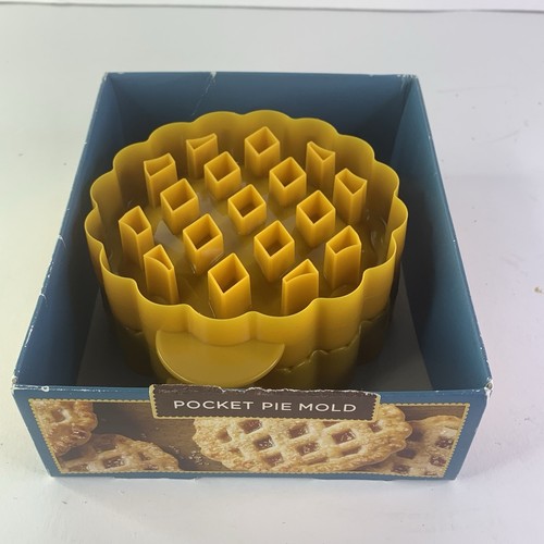 Williams-Sonoma Lattice Pocket Pie Mold Baking Traditional Crust Yellow ...