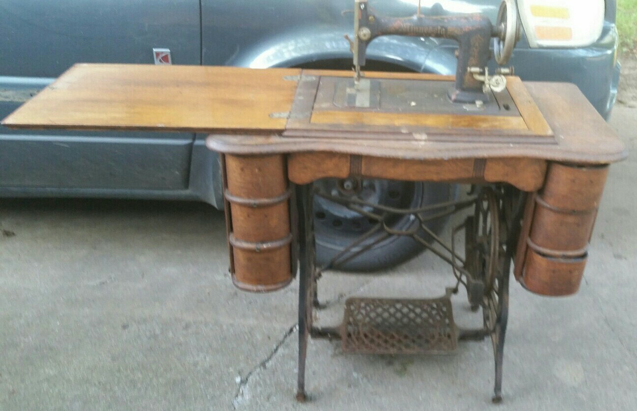 ANTIQUE Minnesota Model A Sewing Machine with cabinet/base | eBay