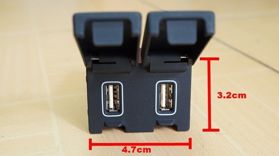 GENUINE HONDA DUAL SOCKET USB CHARGER 2.5A DIMENSION 3.2X4.7cm | eBay