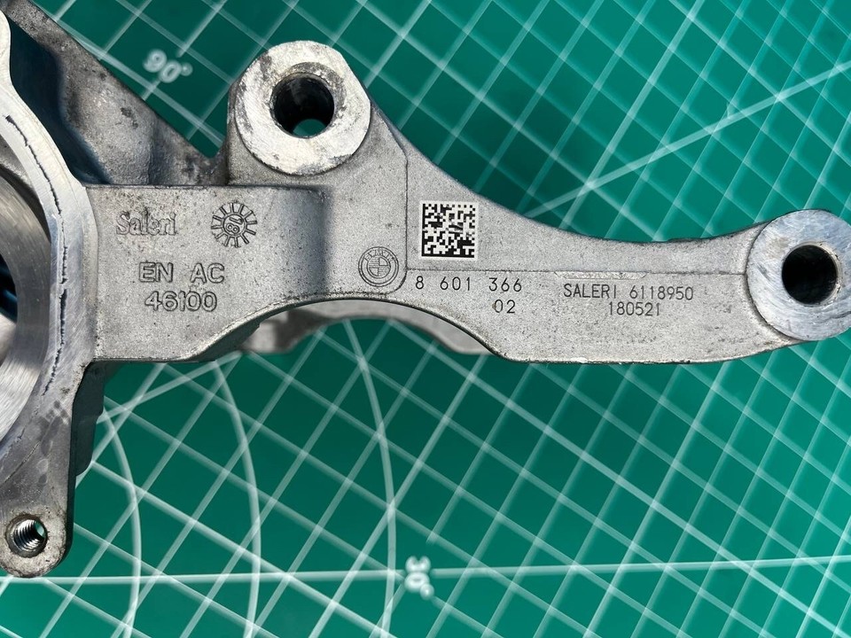 16-24 MINI COOPER CLUBMAN F54 ENGINE WATER PUMP COOLANT SUPPORT BRACKET ...