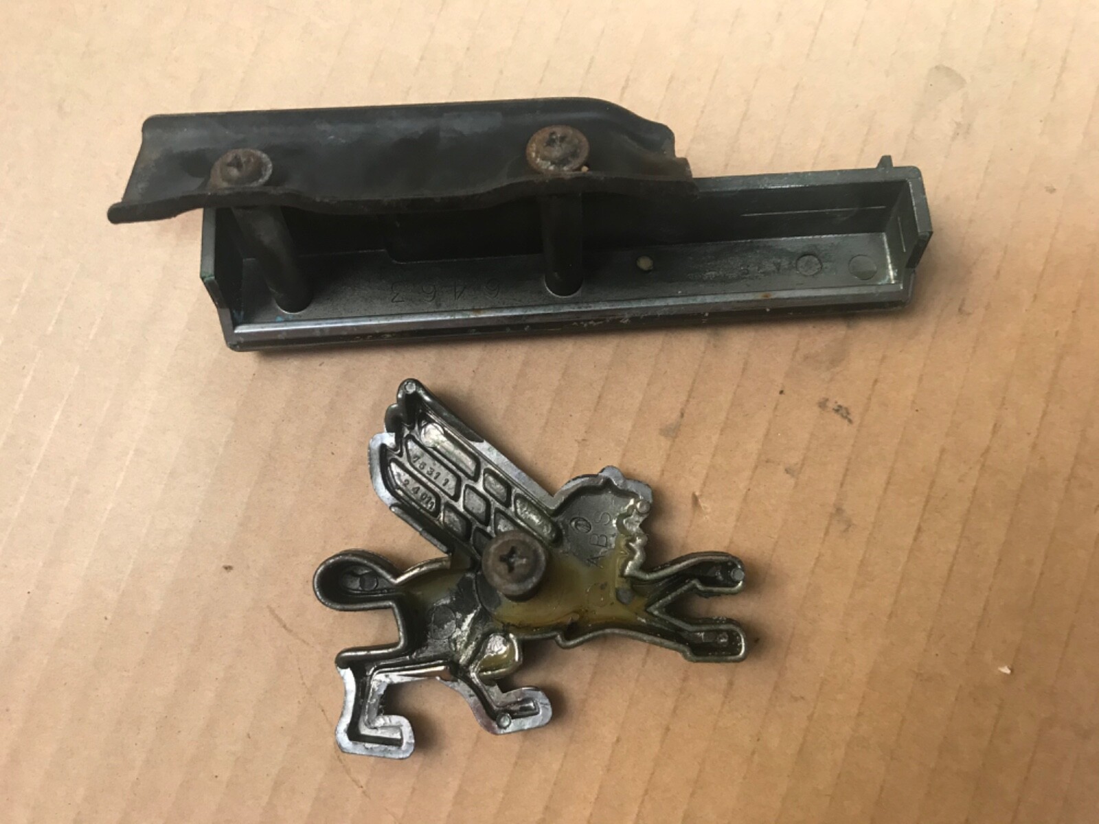 Toyota Soarer Grille Badges Emblem Griffin Twin Cam 24 GZ10 MZ10 MZ11 ...