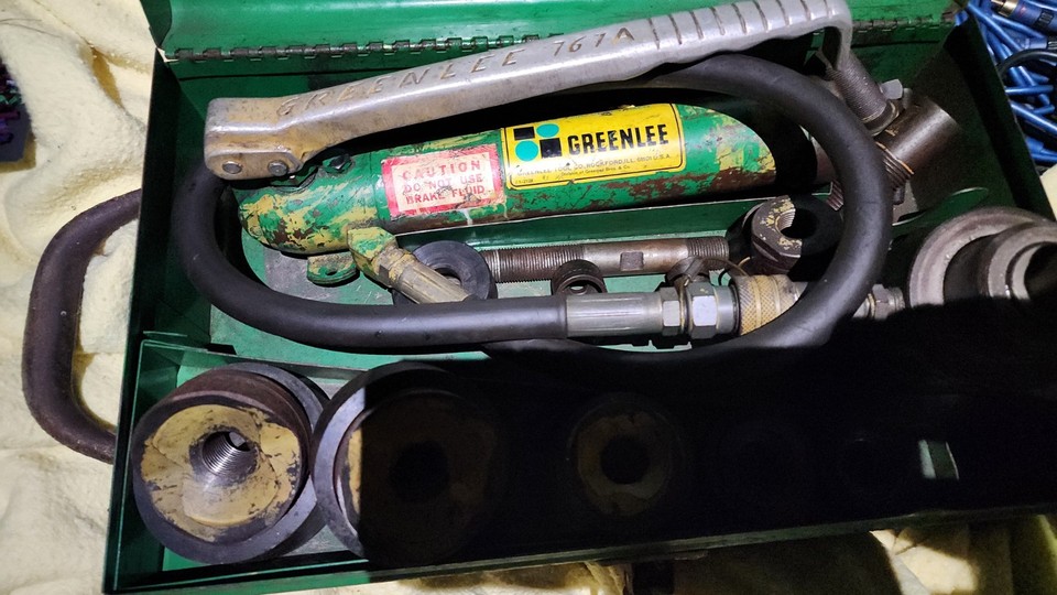 Greenlee 7646 ,767 A Hydraulic Knockout Punch Set With Pump ,Case, Kit ...