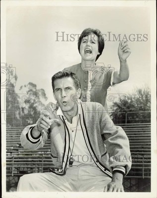 1963 Press Photo Lin McCarthy & Nancy Rennick in "The Long Walk Home ...