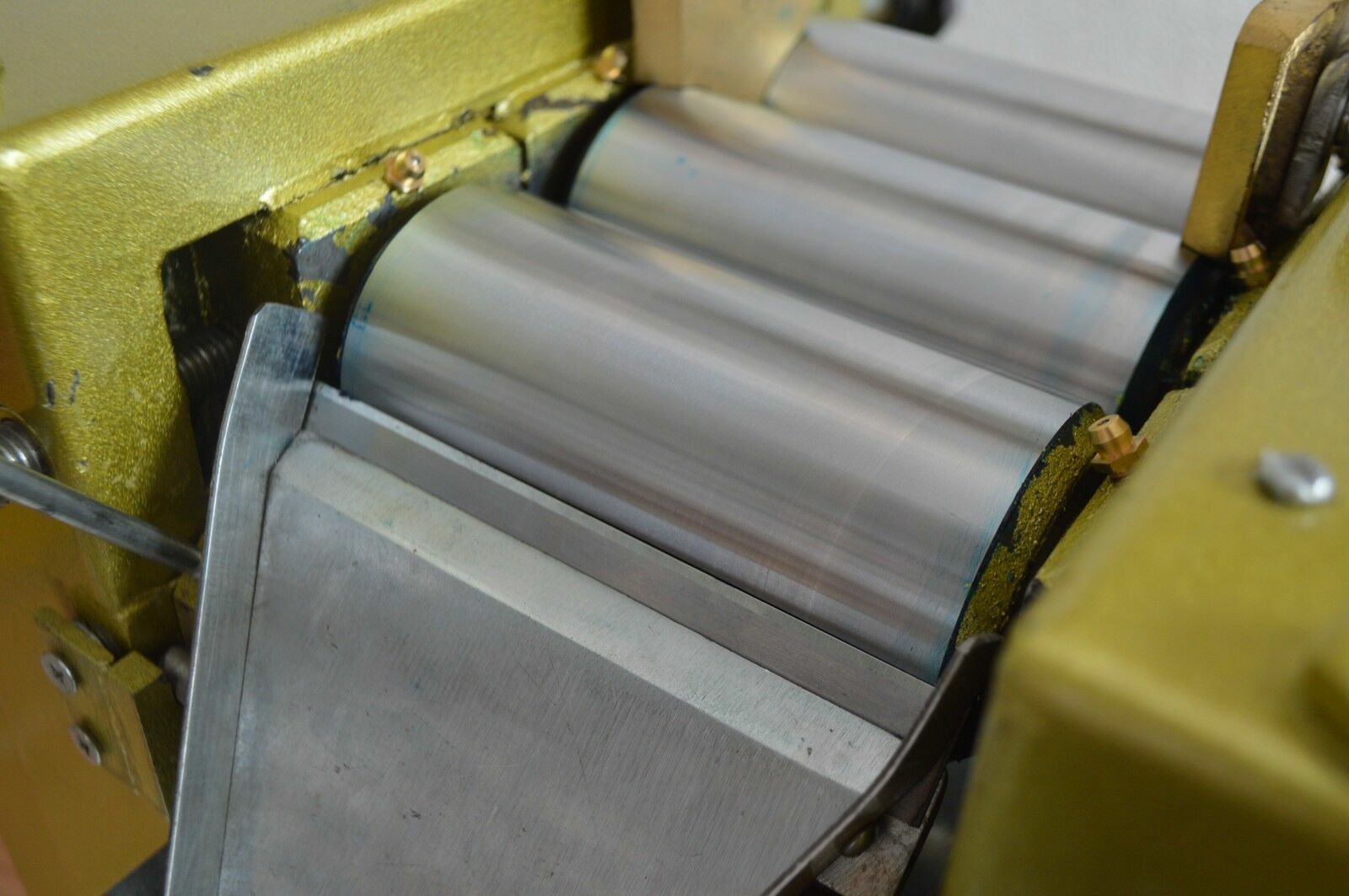 220V Three Roll Grinding Mill Pigment Grinder Roller Machine Laboratory ...