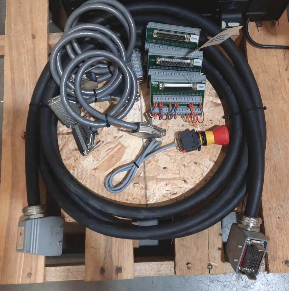 Staubli CS8C-TX40 Six Axis Robot System, 2.2kg Load, 515mm Reach ...