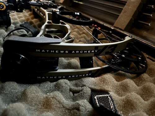 Mathews V3 27 Right Hand Compound Bow Green Camo 26.5 inch 70 lb | eBay