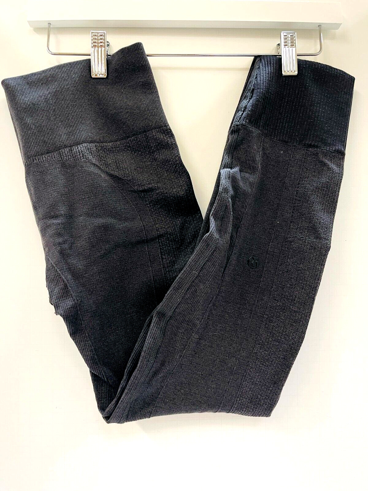 Lululemon Seamless Compression Leggings, Black - Gem