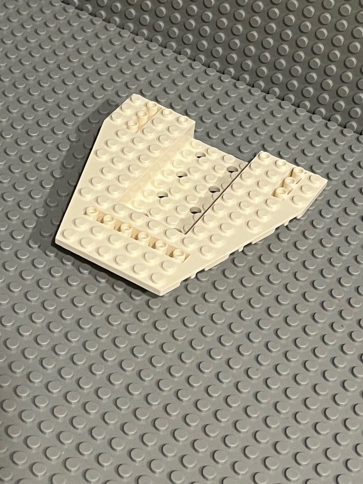 LEGO Vehicle Base Cockpit 12 x 12 x 1 ⅓ White (76158) Part 43979 | eBay