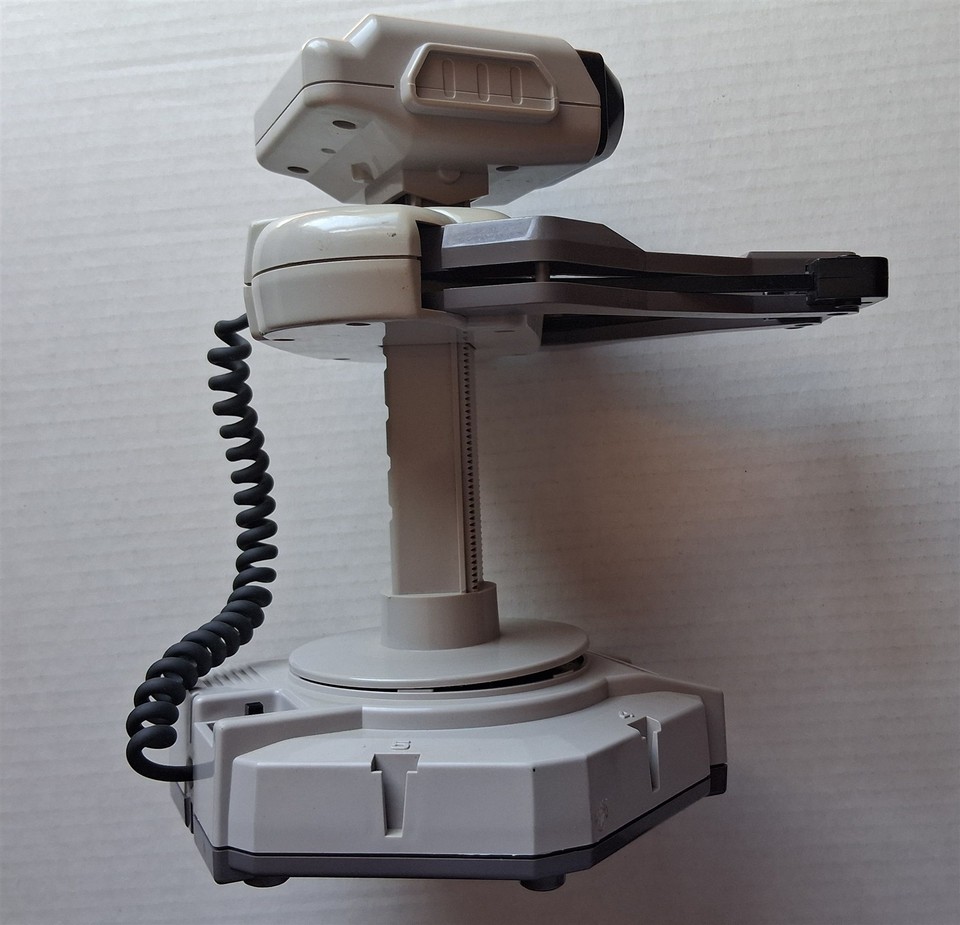 Nintendo NES - R.O.B. Rob the Robot Operating Buddy - original untested ...