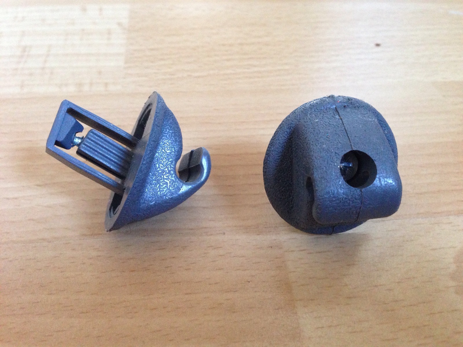 2 x RENAULT 5 GT TURBO SUNVISOR CLIPS NEW 9 11 19 21 CLIO WILLIAMS ...