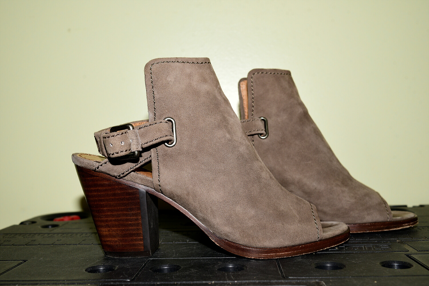 Frye Dani Shield Sling suede Sandal Heels Women 8M - Gem