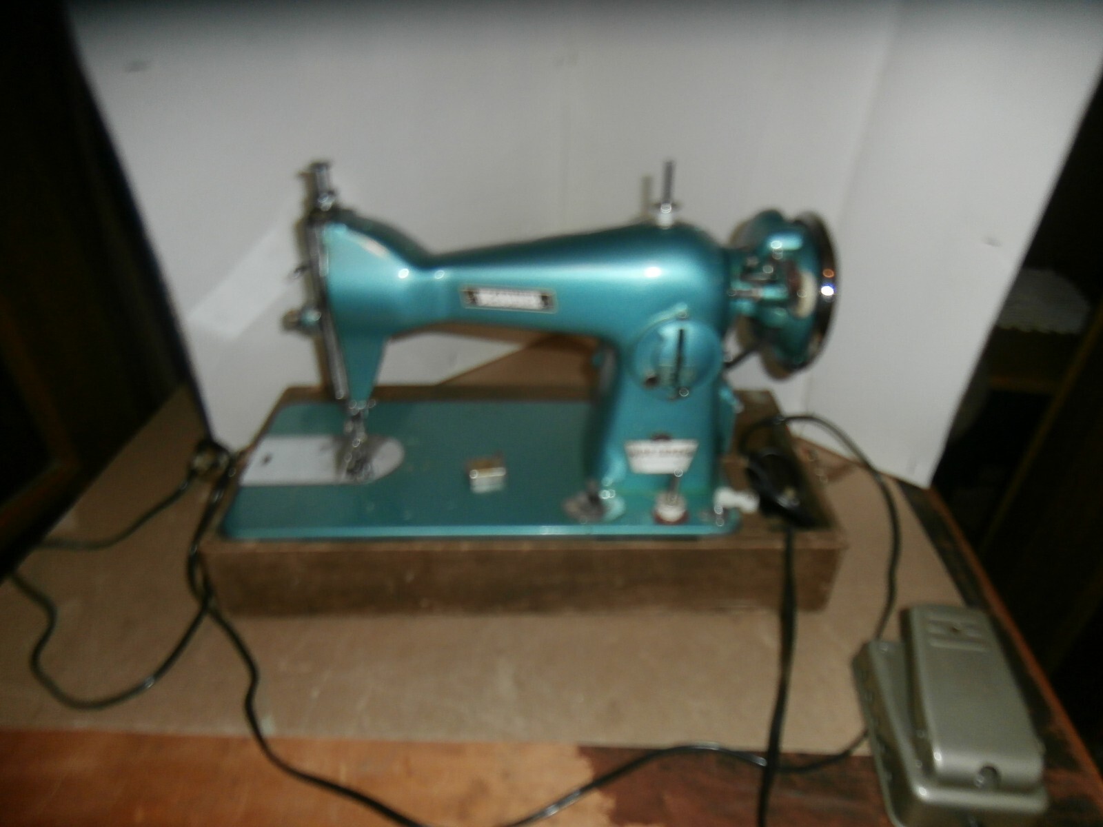 vintage Dressmaker sewing machine Deluxe precision, premier S30ICC | eBay