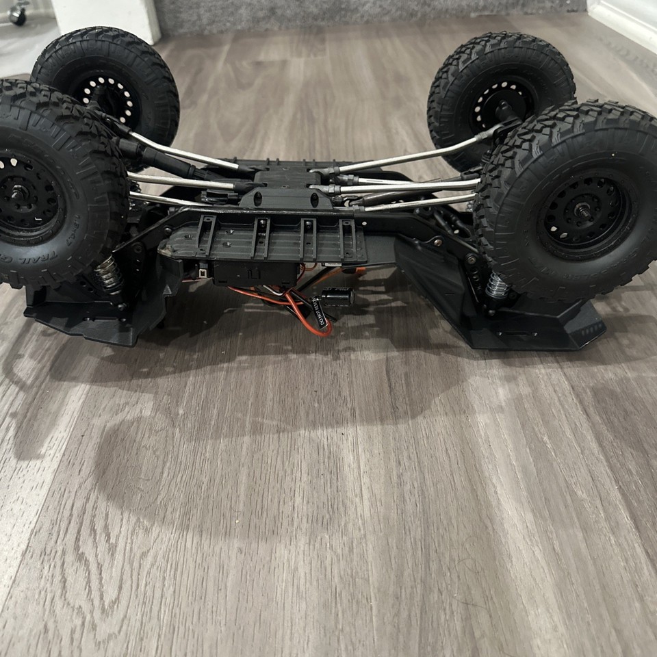 Axial SCX10 III Early Ford Bronco 1/10 4x4 RC Rock Crawler Slider w ...