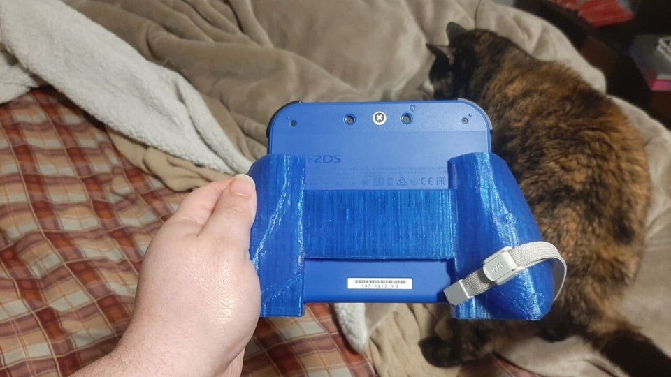 Nintendo 2DS Comfort Grip Ergonomic Handheld Controller System Handle ...