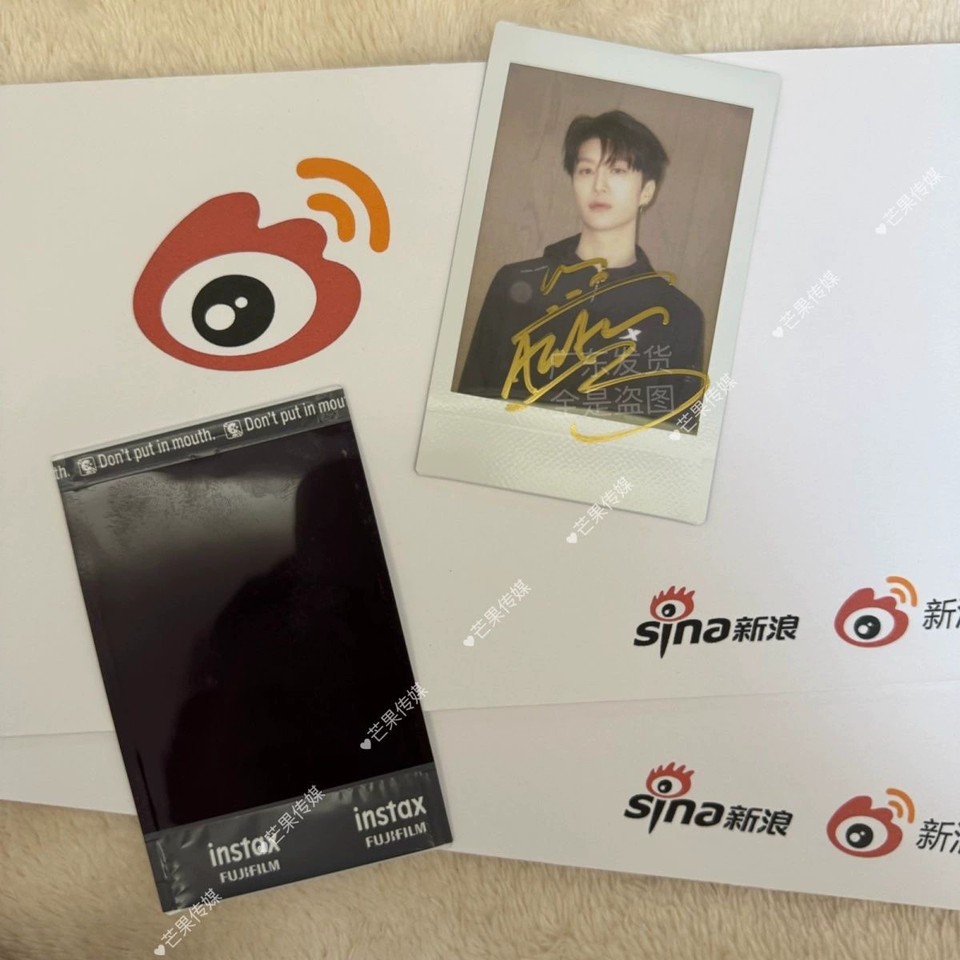 Fan Cheng Cheng Autograph Photos Polaroid Signature Fidelity 3 Inch ...