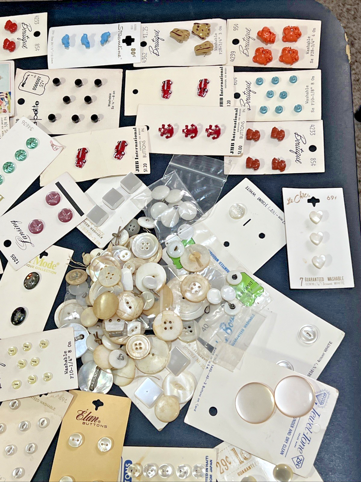 Large Lot Vtg Buttons on Cards & Loose Glass MOP Metal Plastic Kids ...