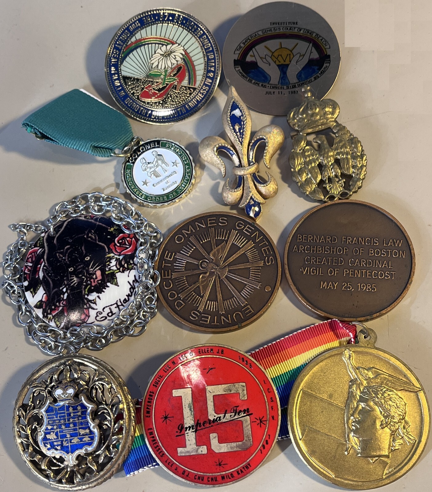 Vintage Mixed Lot of 11 Pins Pinback Buttons Medal Medallion Ribbon ...