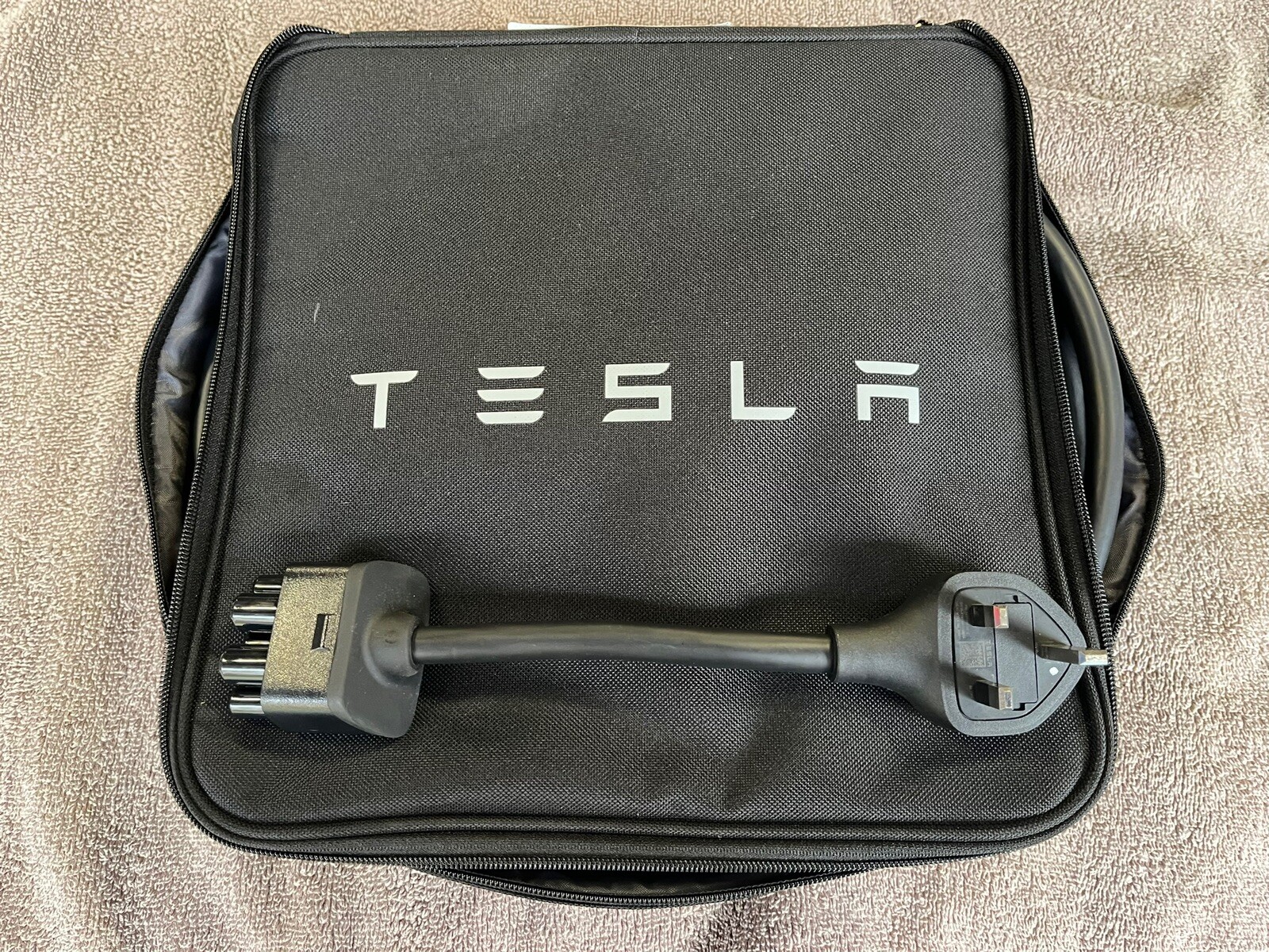 GENUINE TESLA UMC Mobile Charger 32A Model 3 UK 3 Pin Plug Home ...