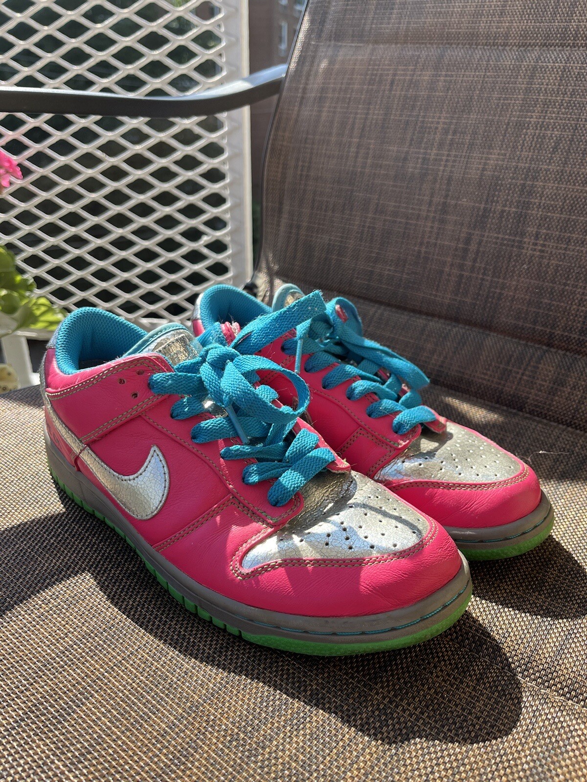 CUSTOM NIKE DUNKS HOT PINK AND METALLIC - Gem