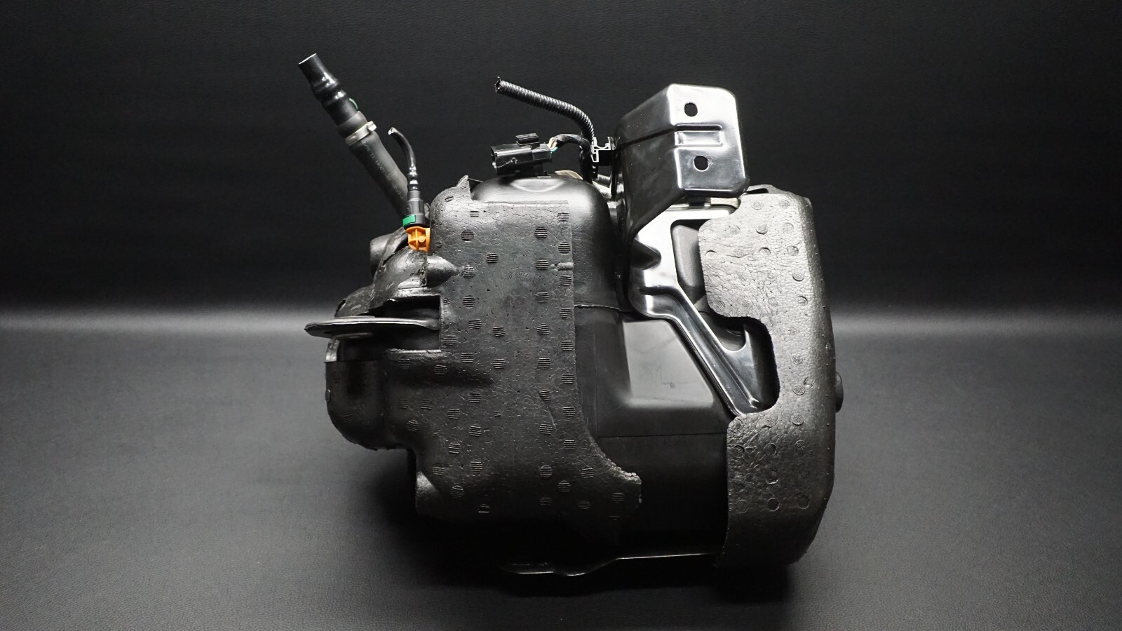 GENUINE BMW X5 X6 F15 F16 ADBLUE FUEL TANK SCR CONTAINER 7295653 / ...