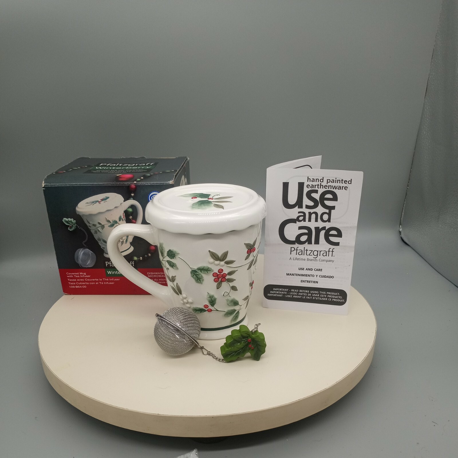 Pfaltzgraff Winterberry Covered Tea Mig With Infuser White With Holly ...