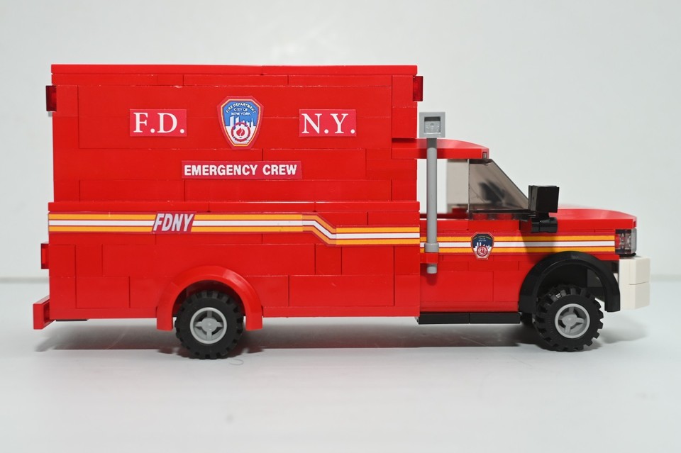 Custom NY Emergency Crew Truck Red Model Compatible and Built with LEGO ...