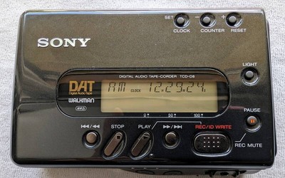 Sony TCD-D8 Walkman Portable DAT Recorder System Digital Audio Tape ...