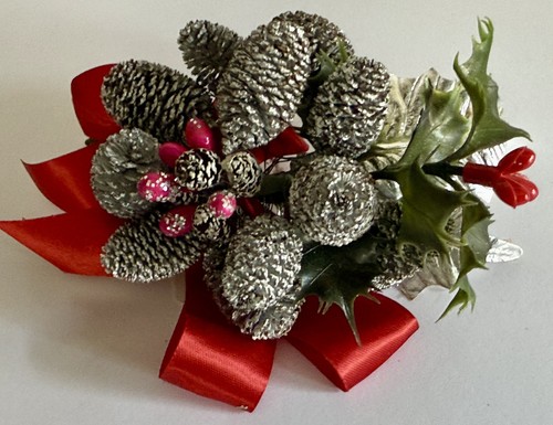 Vintage Christmas Mini Frosted Pinecones & Silver Leaves Marshall Fields Corsage | eBay