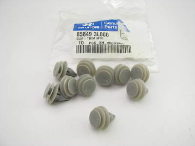 (10) NEW GENUINE Quarter Panel Trim Retainer Clips OEM For Hyundai ...