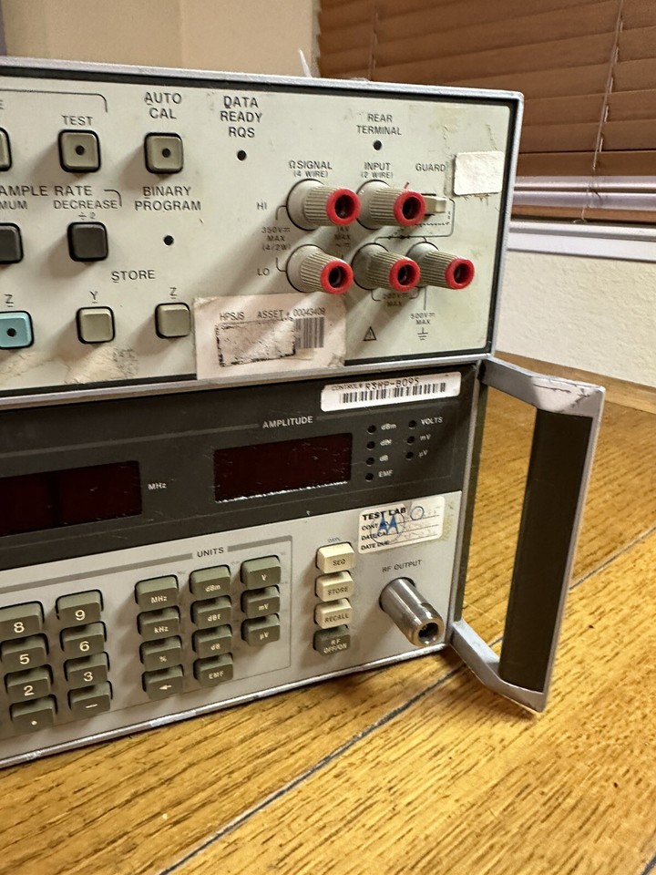 Hewlett-Packard 8656B RF Signal Generator + 3455A Digital Voltmeter Lab ...