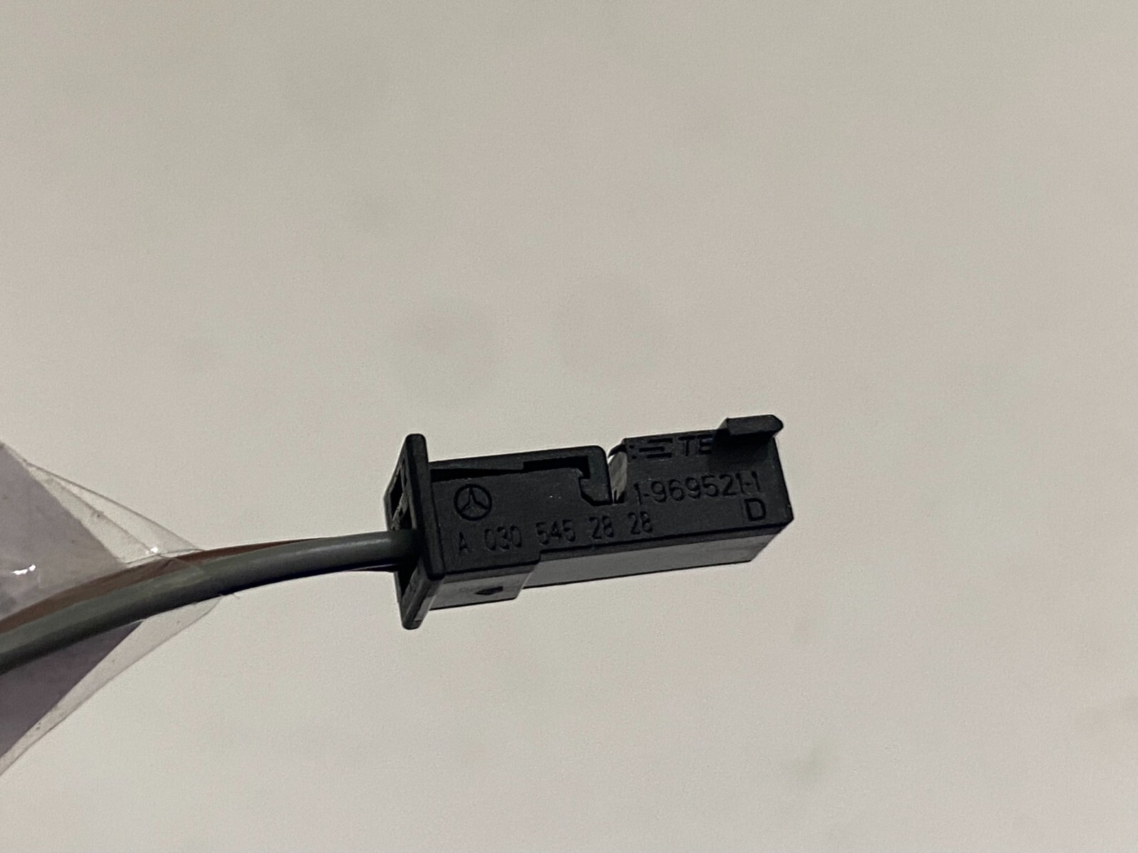 Genuine Mercedes Benz Wiring Loom Harness Plug Connector A0305452828 ...