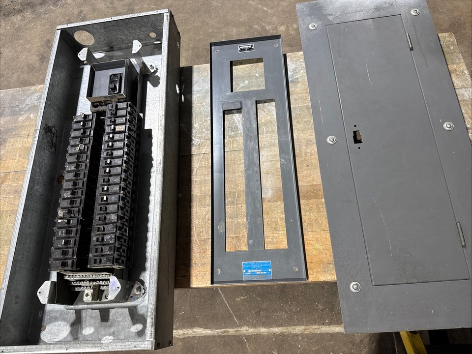 ITE Siemens Panel 3 Pole Phase 125A 120/208/240V Bolt in on W/Breakers ...
