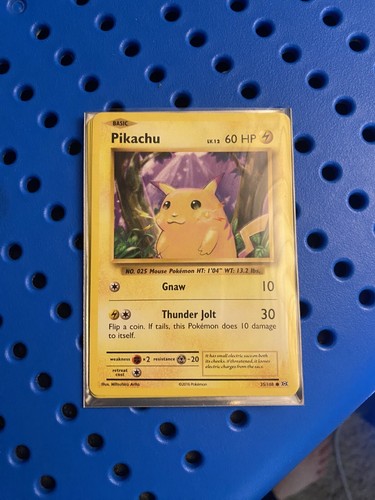 Pikachu 35/108 Evolutions Regular 2016 VERY RARE Mint Condition (Free ...