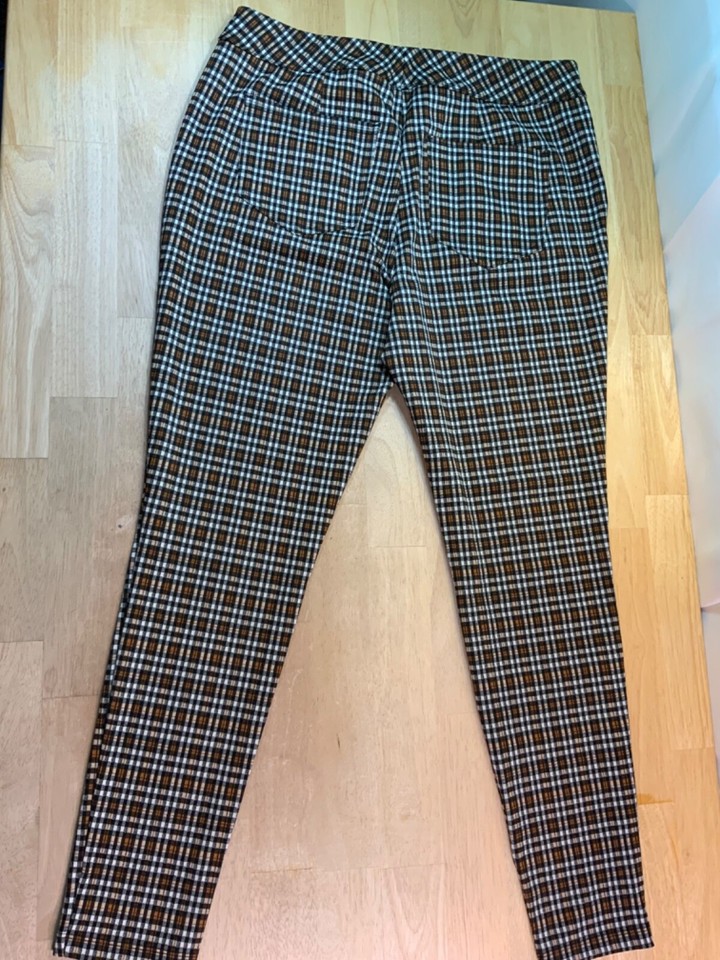 New Junior’s SO High Rise Leggings in Plaid with Pockets—Nice Looking ...