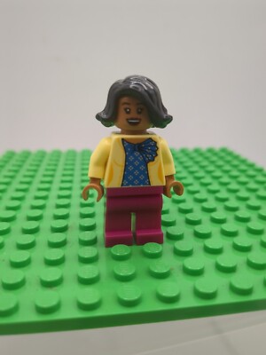 LEGO Kelly Kapoor Minifigure The Office Set Dunder Mifflin 21336 | eBay
