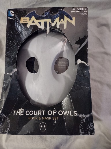 Batman: the Court of Owls Mask and Book Set (the New 52) by Scott ...
