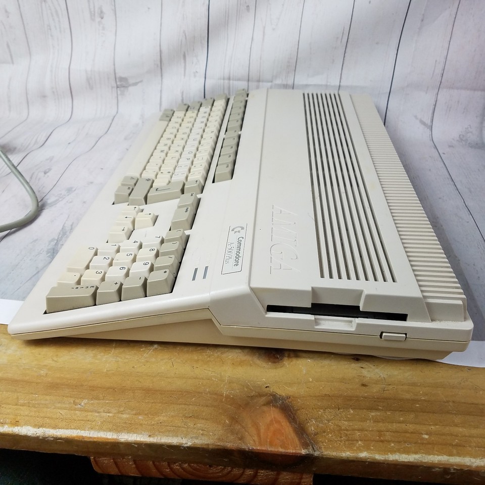 Commodore Amiga A500 Plus Vintage Computer Unit + power Supply *Not ...