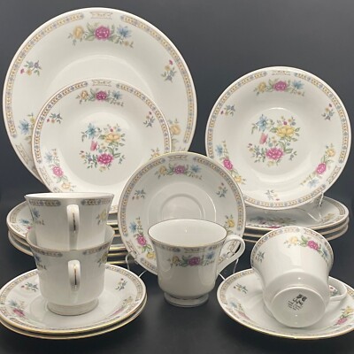 Liling Fine China Ling Rose Dinnerware 20 Piece Set for 4 c1980s Made ...