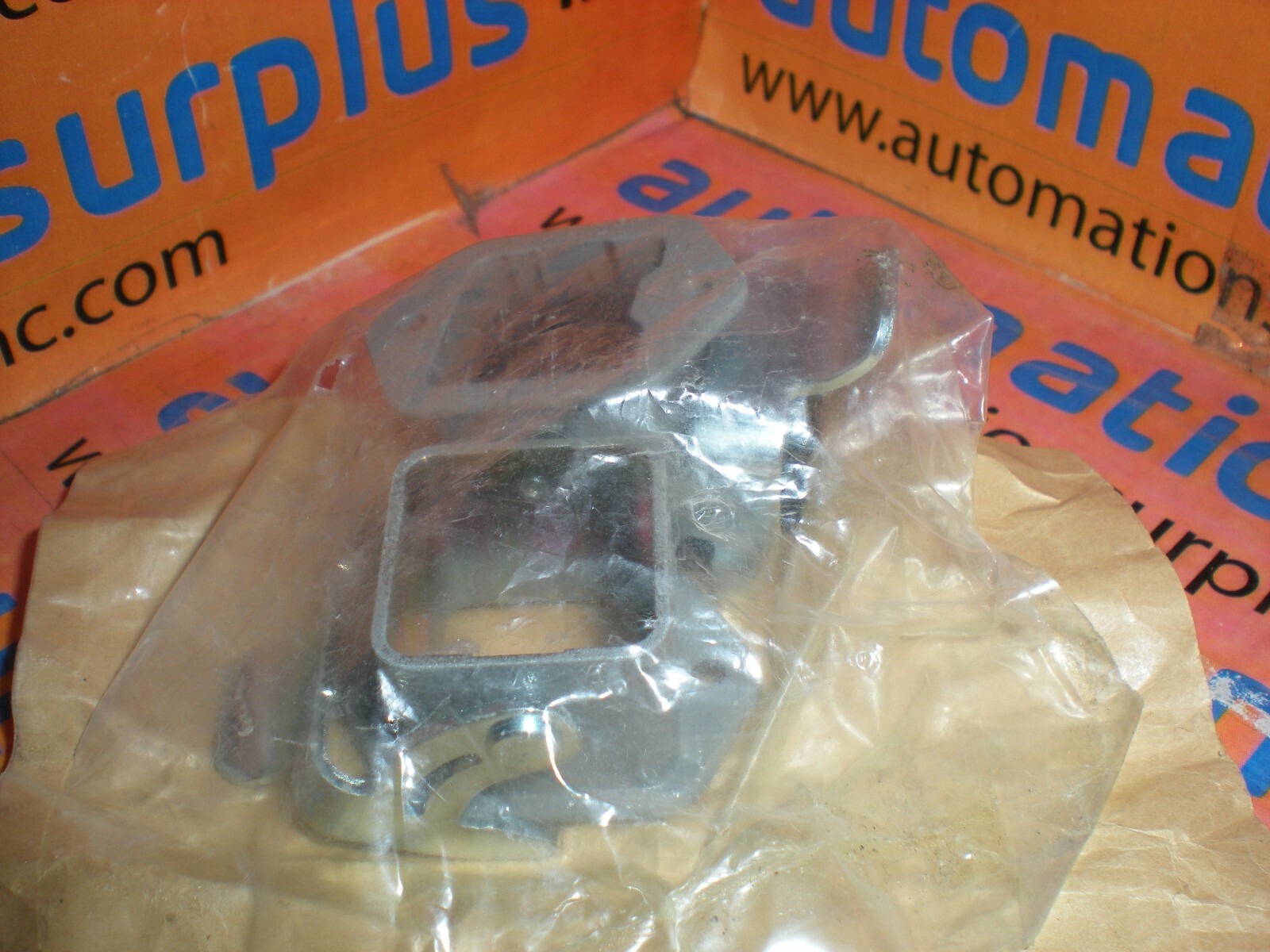 LOT OF 2 HARTING 09200030301 CONDUIT HOOD BULKHEAD HOUSING HAN SIZE 3A ...