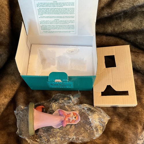 WDCC Walt Disney Classics Robin Hood - Maid Marian "Devoted Damsel" Box ...