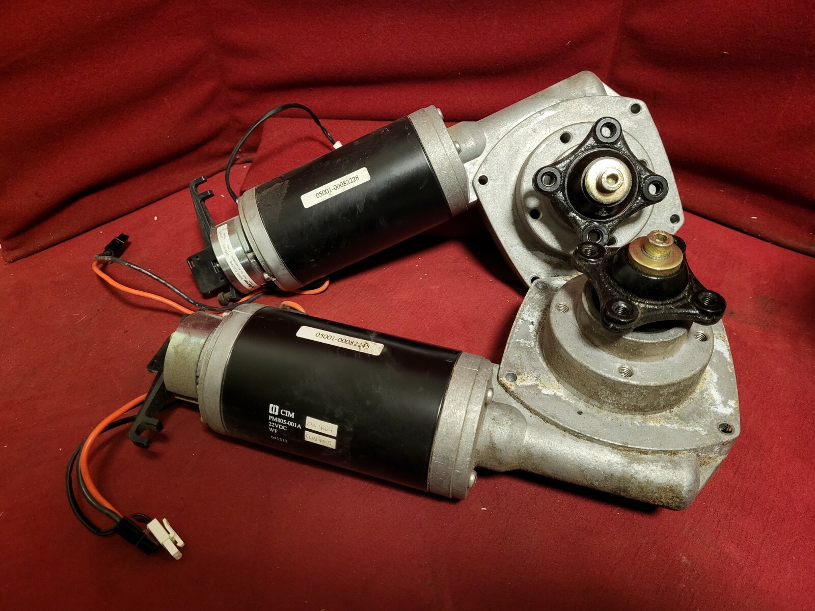 How to connect a brushed direct drive motor to a wheel with no holes in ...