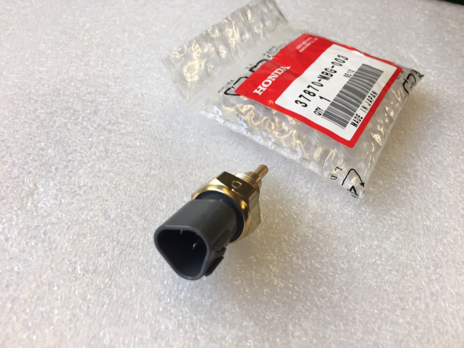 Honda NSF250R Moto3 Radiator SENSOR ASSY., TW. 37870-MBG-003 | eBay UK